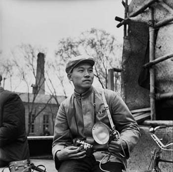 foto8 Reviews: Red-Colour News Soldier by Li Zhensheng